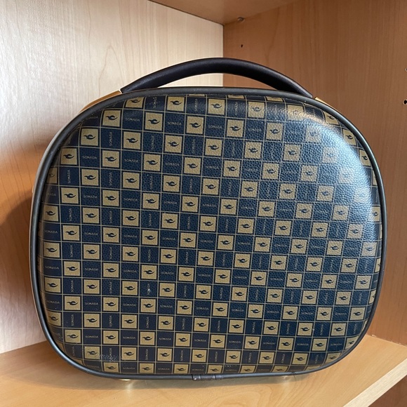 Sonada | Bags | Sonada International Luggage Co Logo Vintage Cosmetic ...